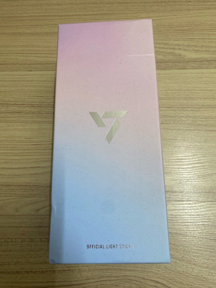 Lightstick seventeen v3 sealed (black), Hobbies & Toys, Collectibles ...