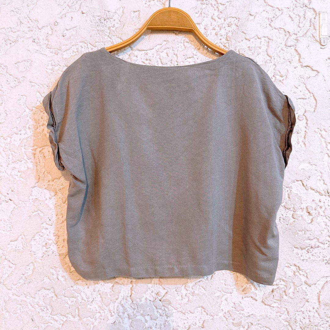 Linen Gray Boxy Top, Women's Fashion, Tops, Sleeveless on Carousell