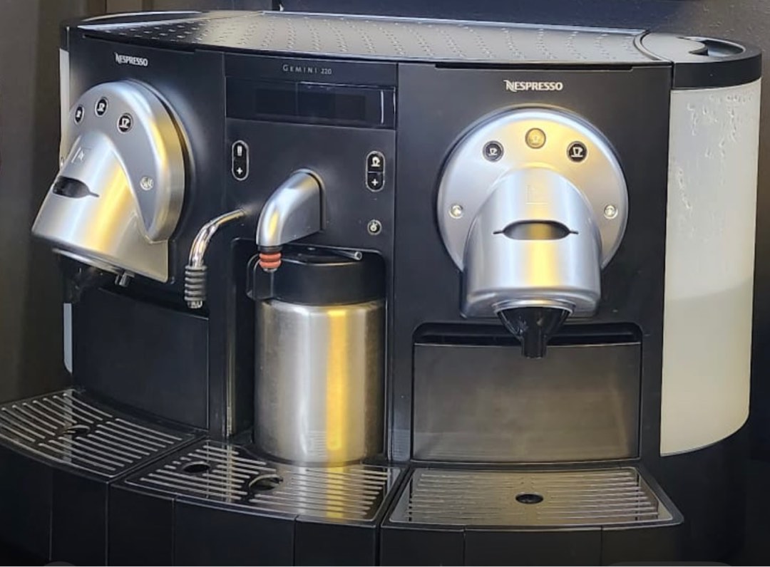 Nespresso Gemini 220 Coffee Machine, TV & Home Appliances, Kitchen ...