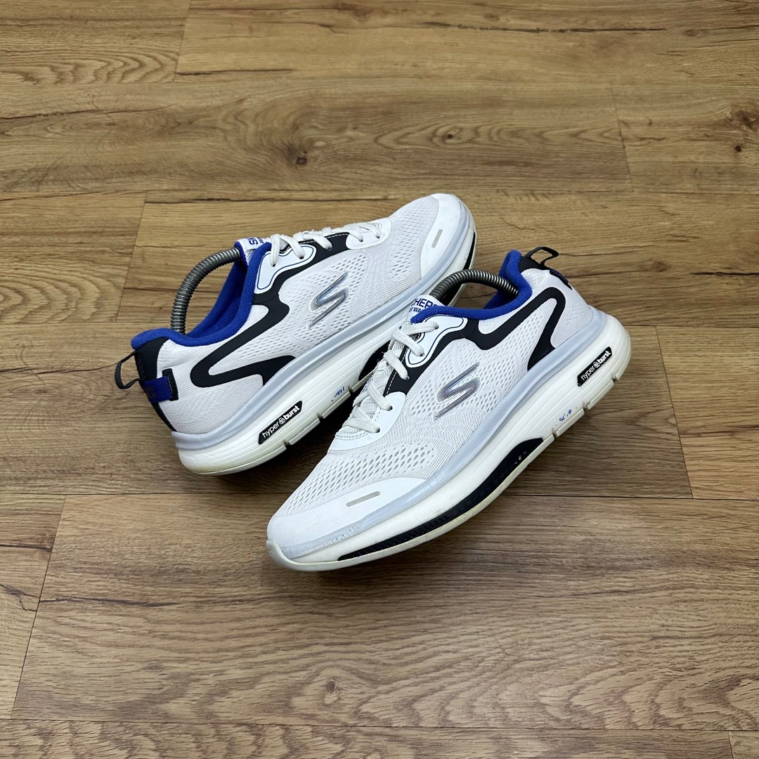 Skechers hyper burst 7.5uk, Men's Fashion, Footwear, Sneakers on Carousell