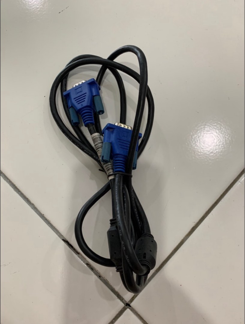 VGA to VGA cable (from monitor to laptop), Computers & Tech, Parts ...