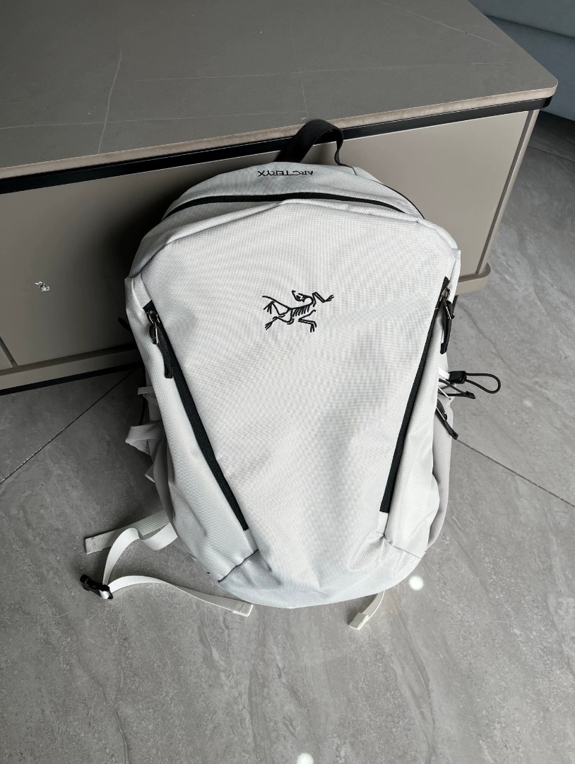 Arcteryx 26L Comfortable streamlined shape backpack Unisex, Men's ...