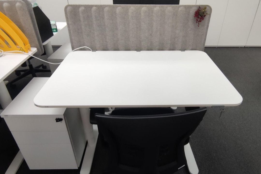 BEKANT IKEA electric adjustable height table with chair and mobile ...