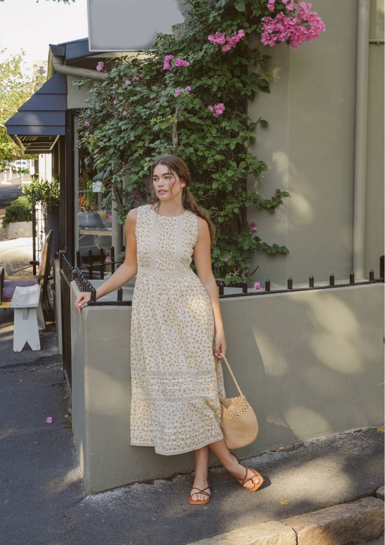 BNWT Susy and bae Elsie Day Dress, Women's Fashion, Dresses & Sets ...