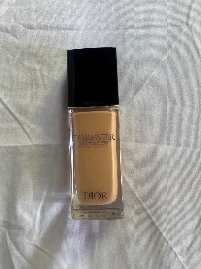 Dior forever skin glow foundation (2w), Beauty & Personal Care, Face ...
