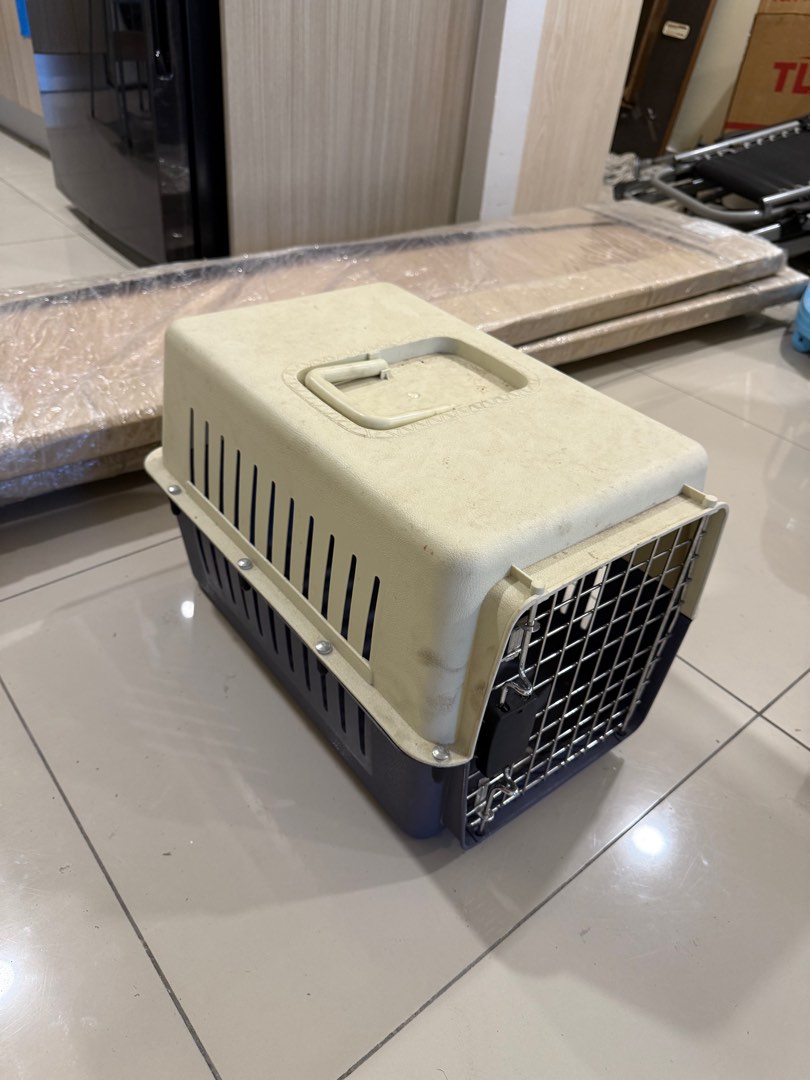 Hard Shell Pet Carrier Cage, Pet Supplies, Homes & Other Pet ...