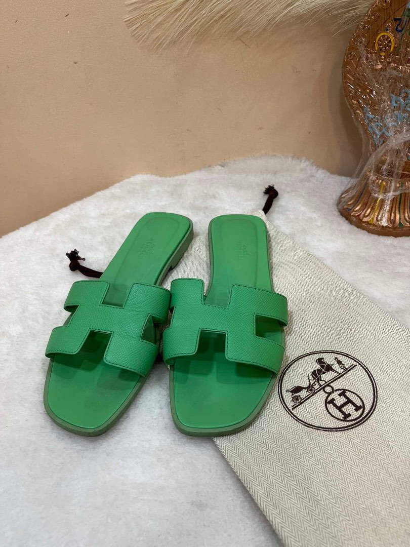 Hermes Oran green, Women's Fashion, Footwear, Flats & Sandals on Carousell