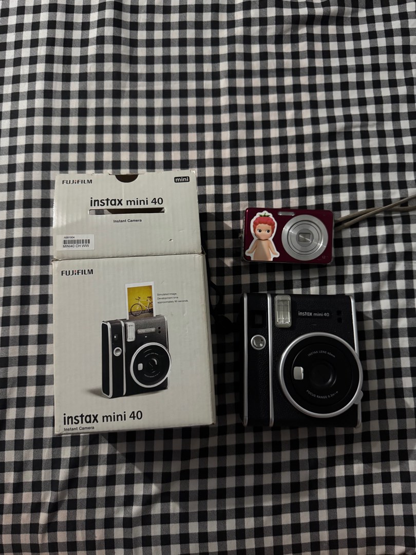 Instax Mini 40 + Sony Cybershot Digicam, Photography, Cameras on Carousell