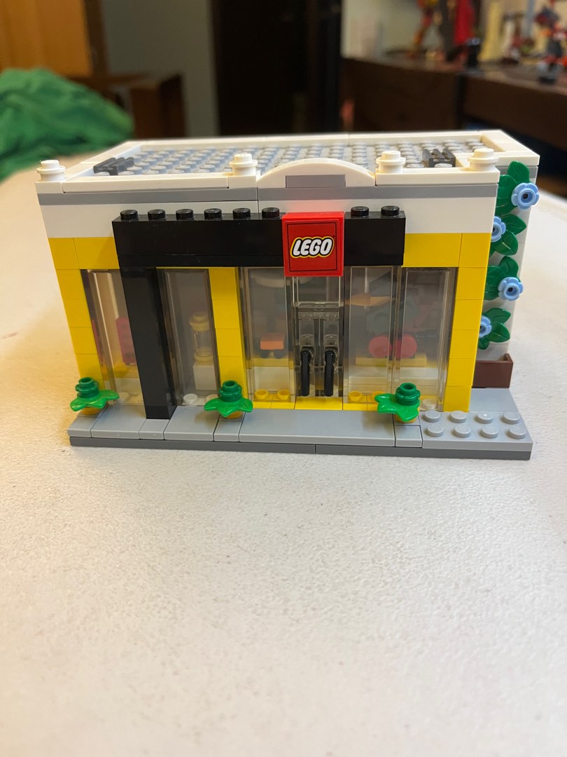 LEGO 40528 LEGO Brand Retail Store, Hobbies & Toys, Toys & Games on ...