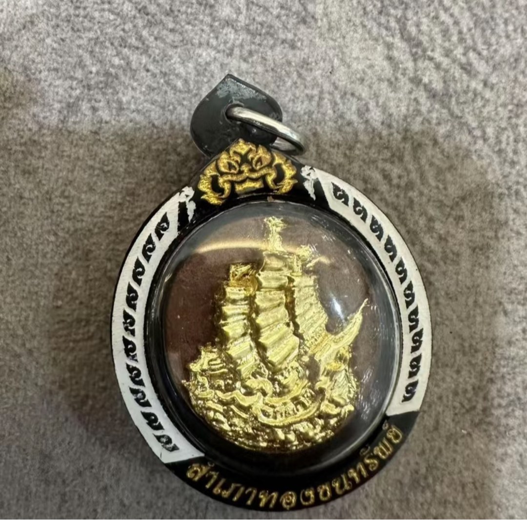 Lersi Kumpee - gold boat, Hobbies & Toys, Memorabilia & Collectibles, Religious Items on Carousell