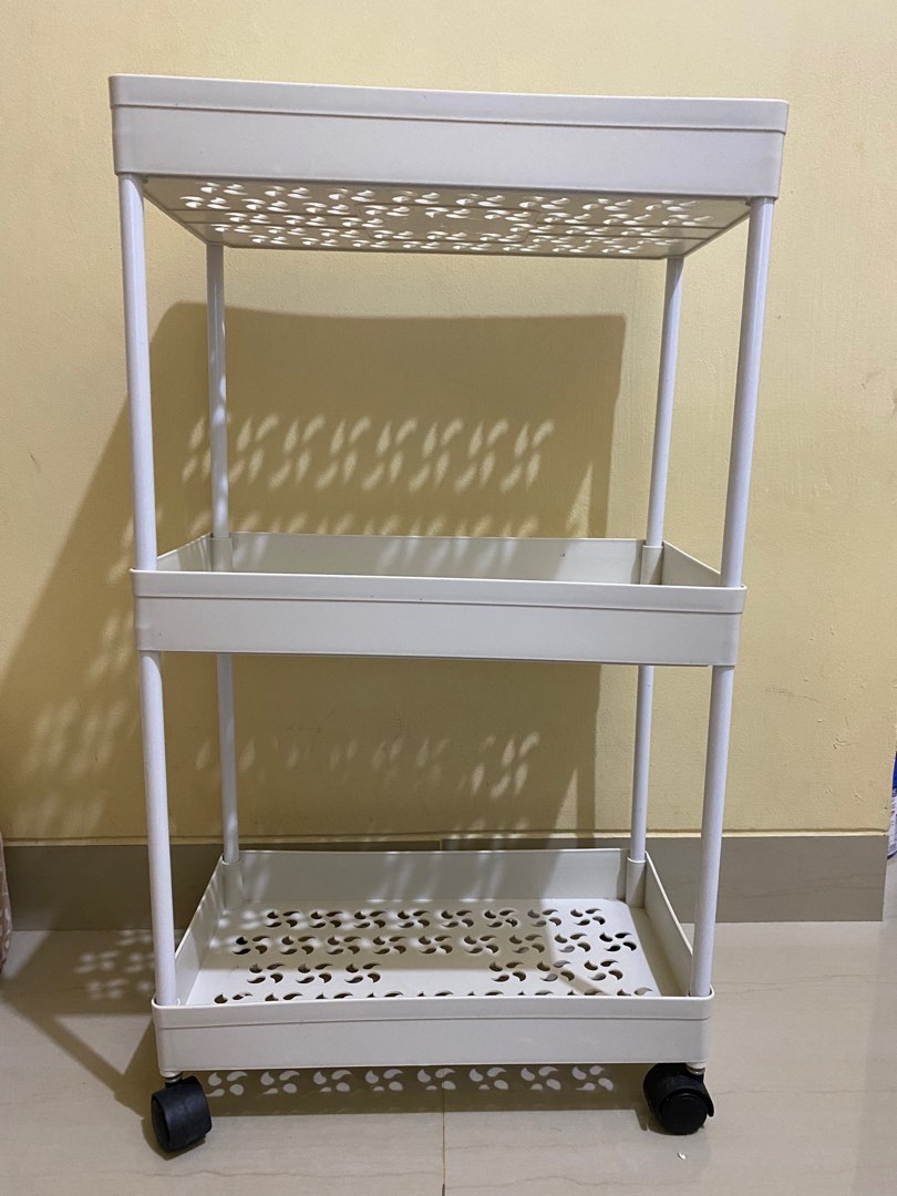 Rak susun 3 tingkat dengan roda (putih), Perabotan Rumah di Carousell