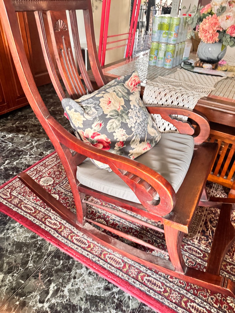 Rocking chair, Garage Sale on Carousell