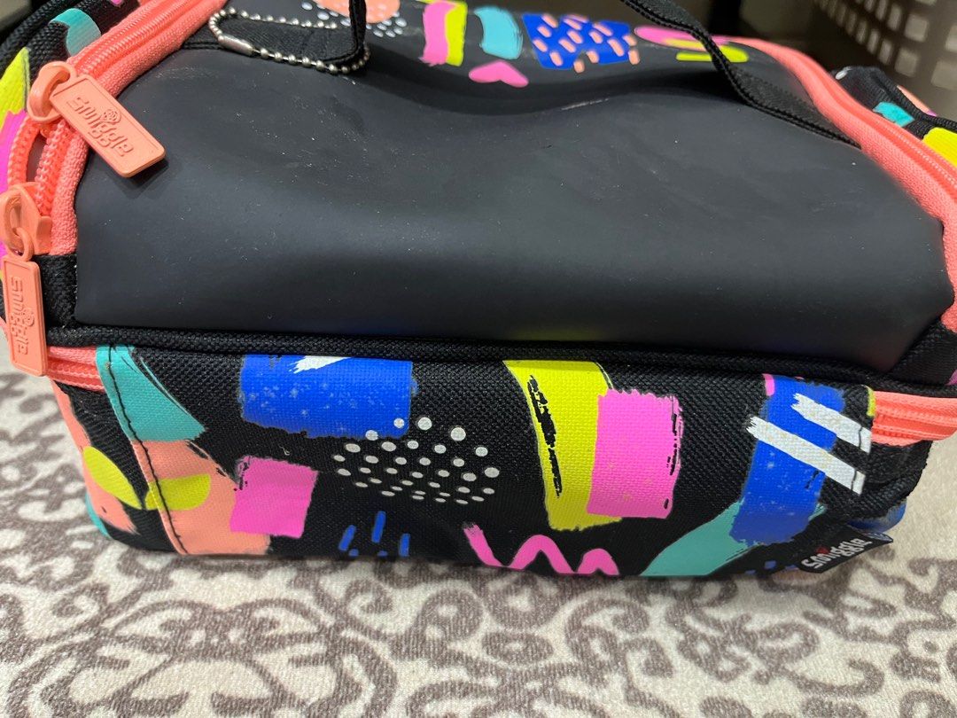 Smiggle lunch beg, Babies & Kids, Babies & Kids Fashion on Carousell