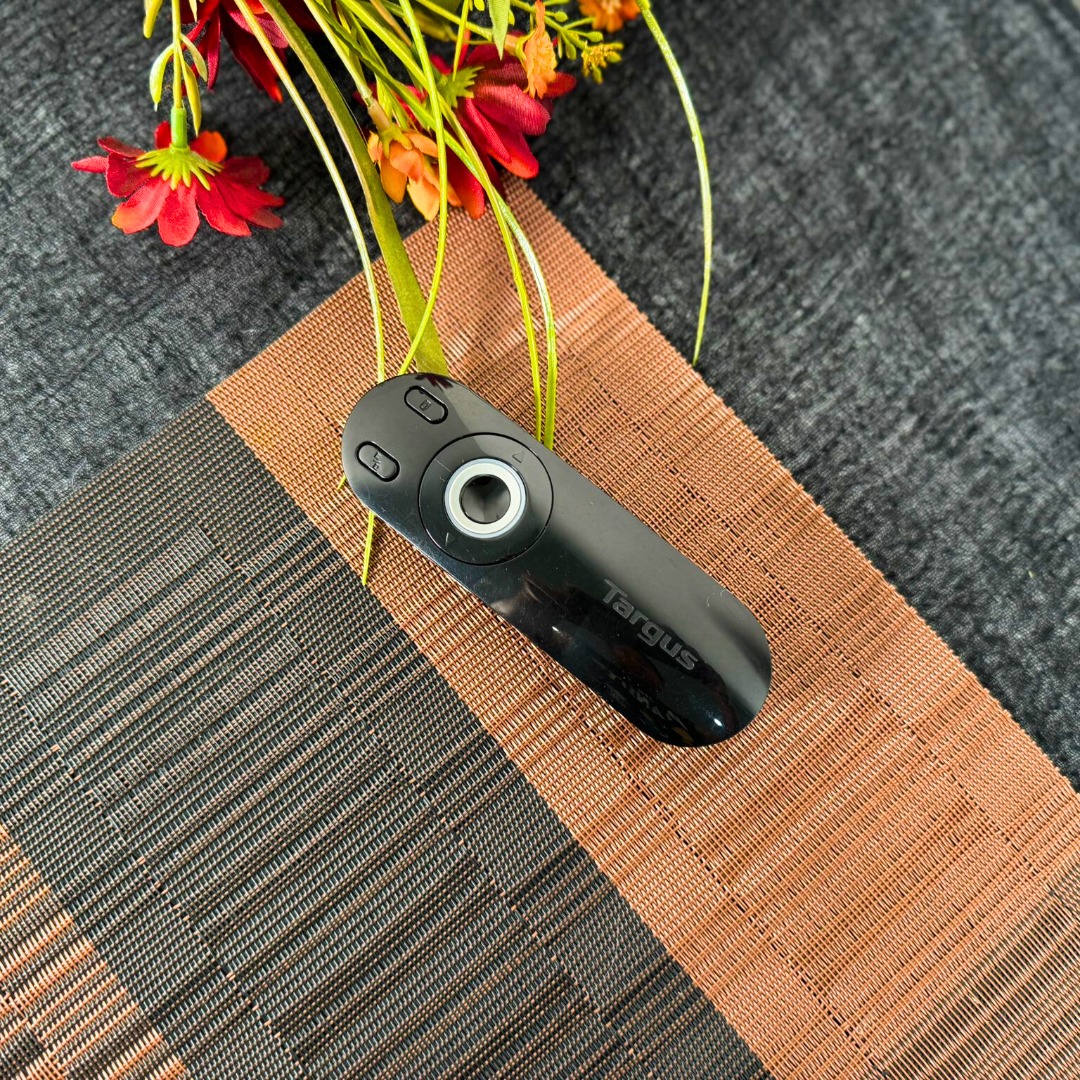 Laser Presentation Remote - Targus, AMP13-A (Black), Computers & Tech ...