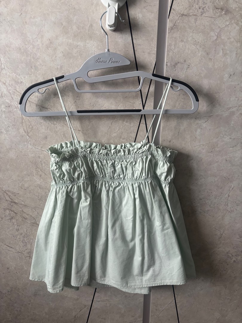 The editor market green top, Women's Fashion, Tops, Other Tops on Carousell