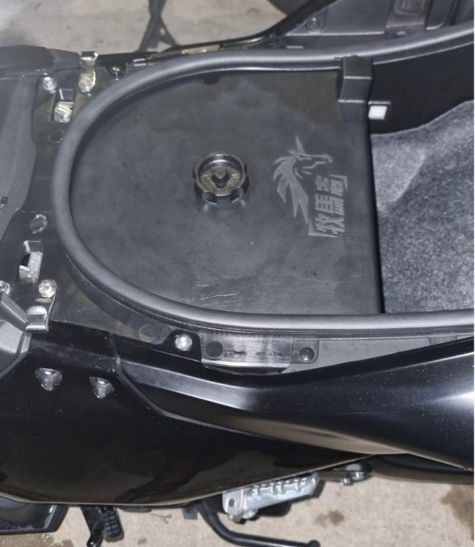 Tmax 560 2024 Auxiliary 13L fuel tank, Motorcycles, Motorcycle ...