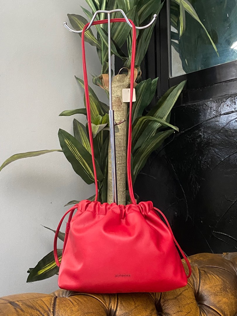 Altrose Japan Shoulder Bucket Bag, Women's Fashion, Bags & Wallets, Shoulder Bags on Carousell