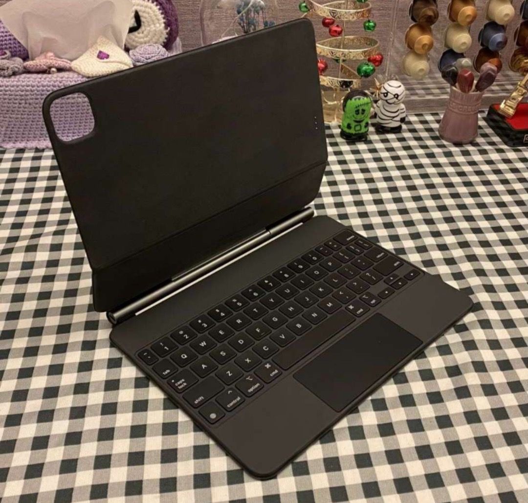 Apple iPad Pro Magic Keyboard 12.9吋 黑色 行貨 99%新 全新一樣 非常少用和新淨 只係皮面有極輕微使用 ...