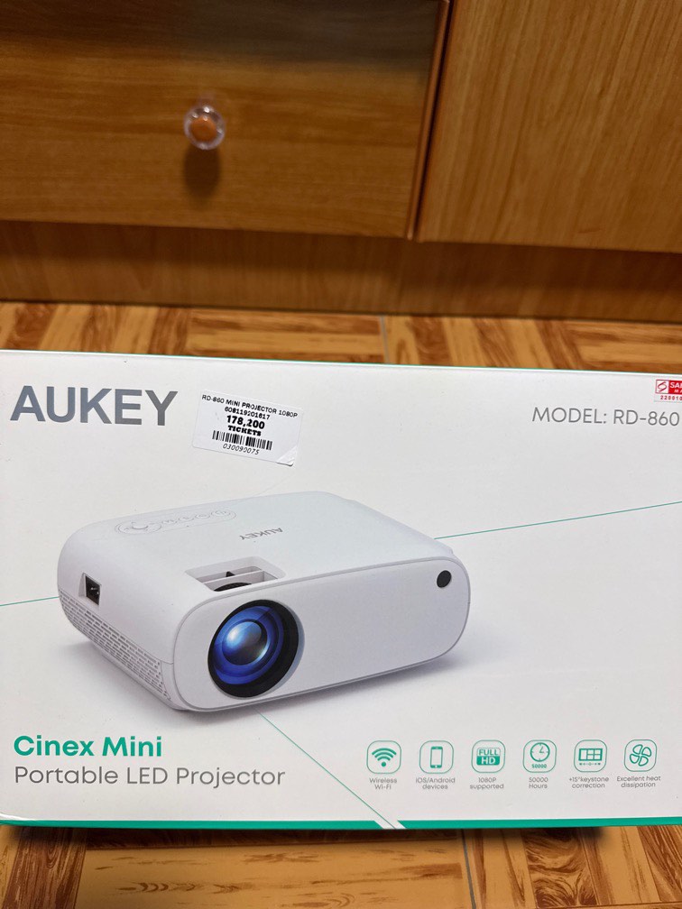 Aukey RD860 Projector, Mobile Phones & Gadgets, Other Gadgets on Carousell