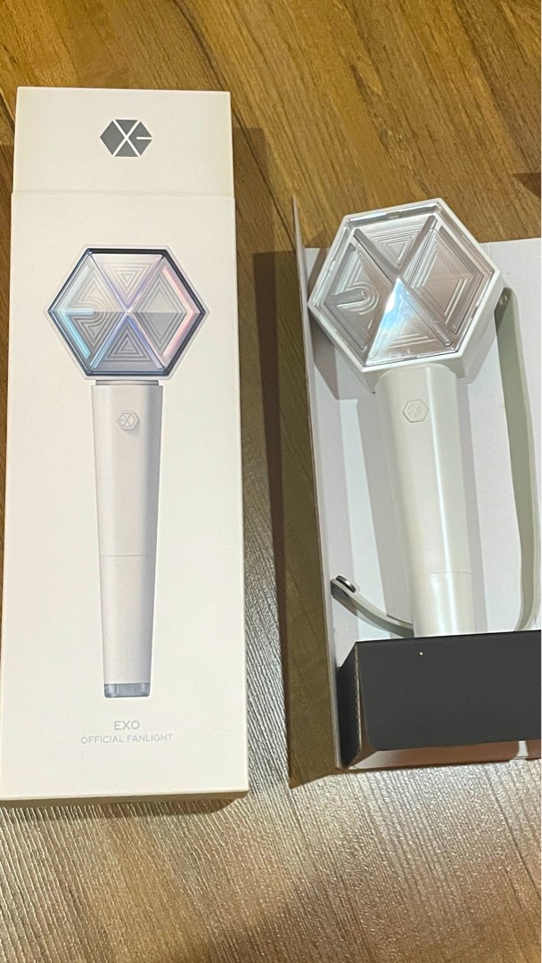 EXO official light stick Ver.3, Hobbies & Toys, Collectibles ...