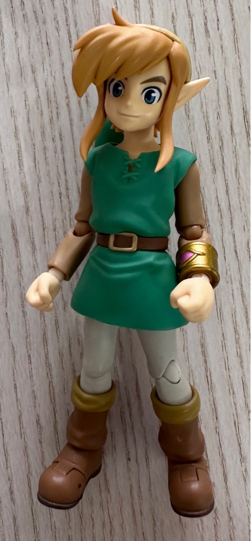 Figma action figure of Link from The Legend of Zelda: A Link Between ...