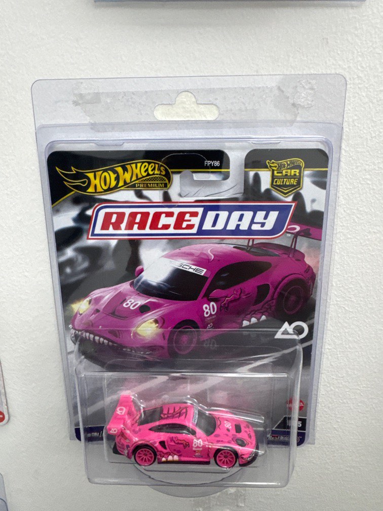 Hotwheels premium Roxy chase Porsche, Hobbies & Toys, Toys & Games on ...