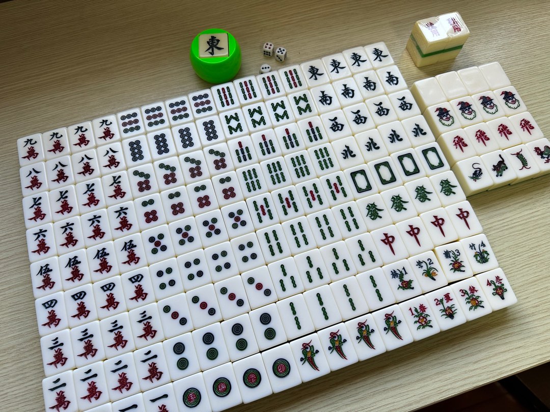 Mahjong Set with Animals, Winds and Fei, Hobbies & Toys, Toys & Games ...
