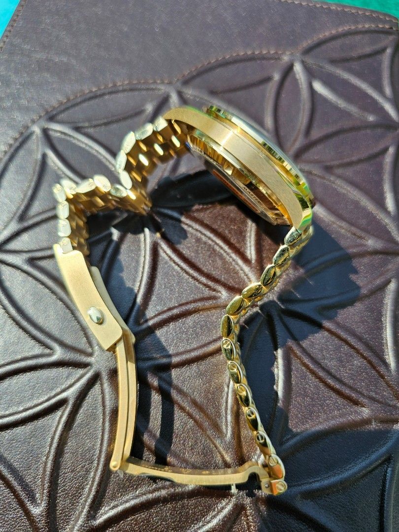 Omega Moonshine Gold Speedmaster Moonwatch Professional Green Ryan ...