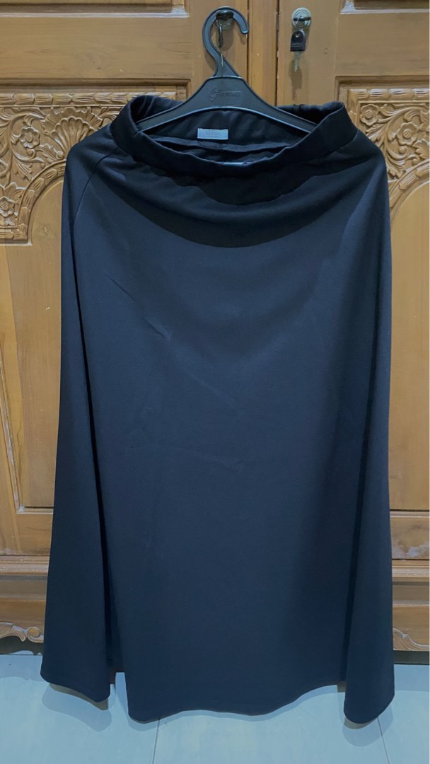 Rok Scuba Hitam-Sonia, Fesyen Wanita, Pakaian Wanita, Gaun & Rok di ...