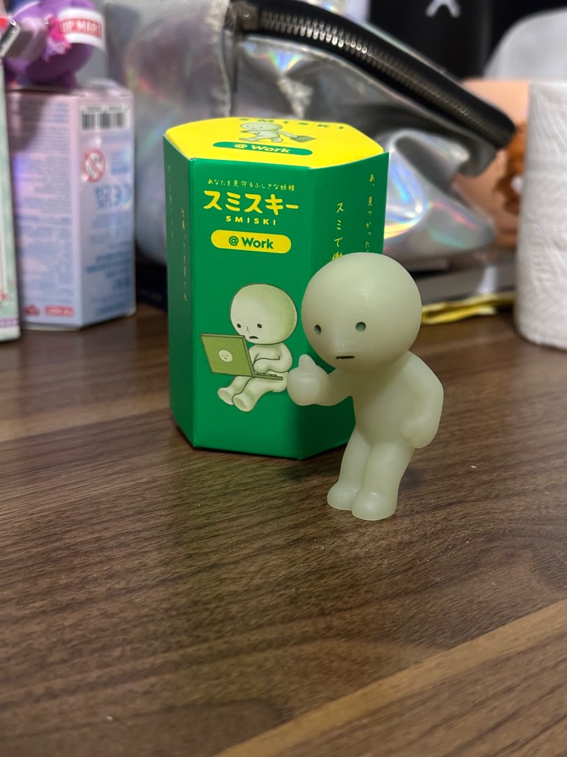 Smiski work - Approving, Hobbies & Toys, Toys & Games on Carousell