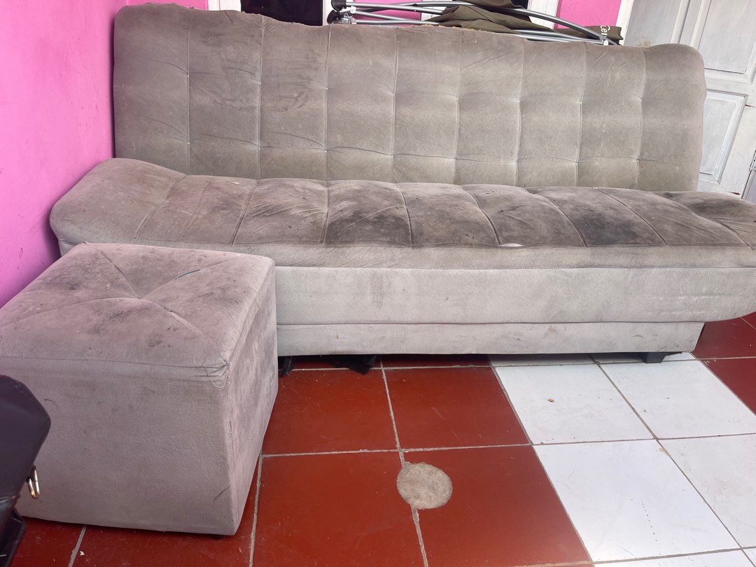 sofa lipat bekas, Perabotan Rumah di Carousell