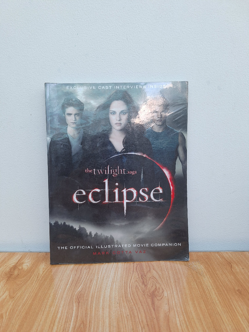 Twilight Eclipse: The Official Illustrated Movie Companion, Hobbies & Toys, Memorabilia ...