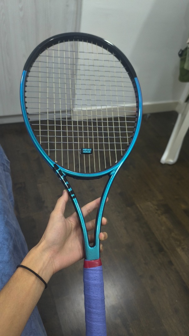 Wilson Ultra v4 Pro labs version 16x19 tennis racket, Sports Equipment ...