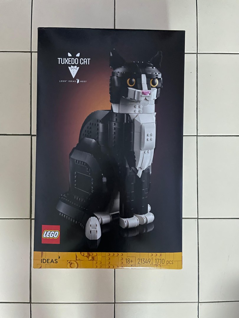 BNIB LEGO Tuxedo Cat, Hobbies & Toys, Toys & Games on Carousell