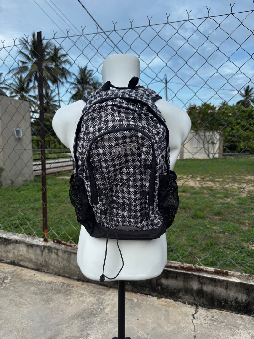 Coleman Walk Holic 15L Backpack, Men's Fashion, Bags, Backpacks on Carousell
