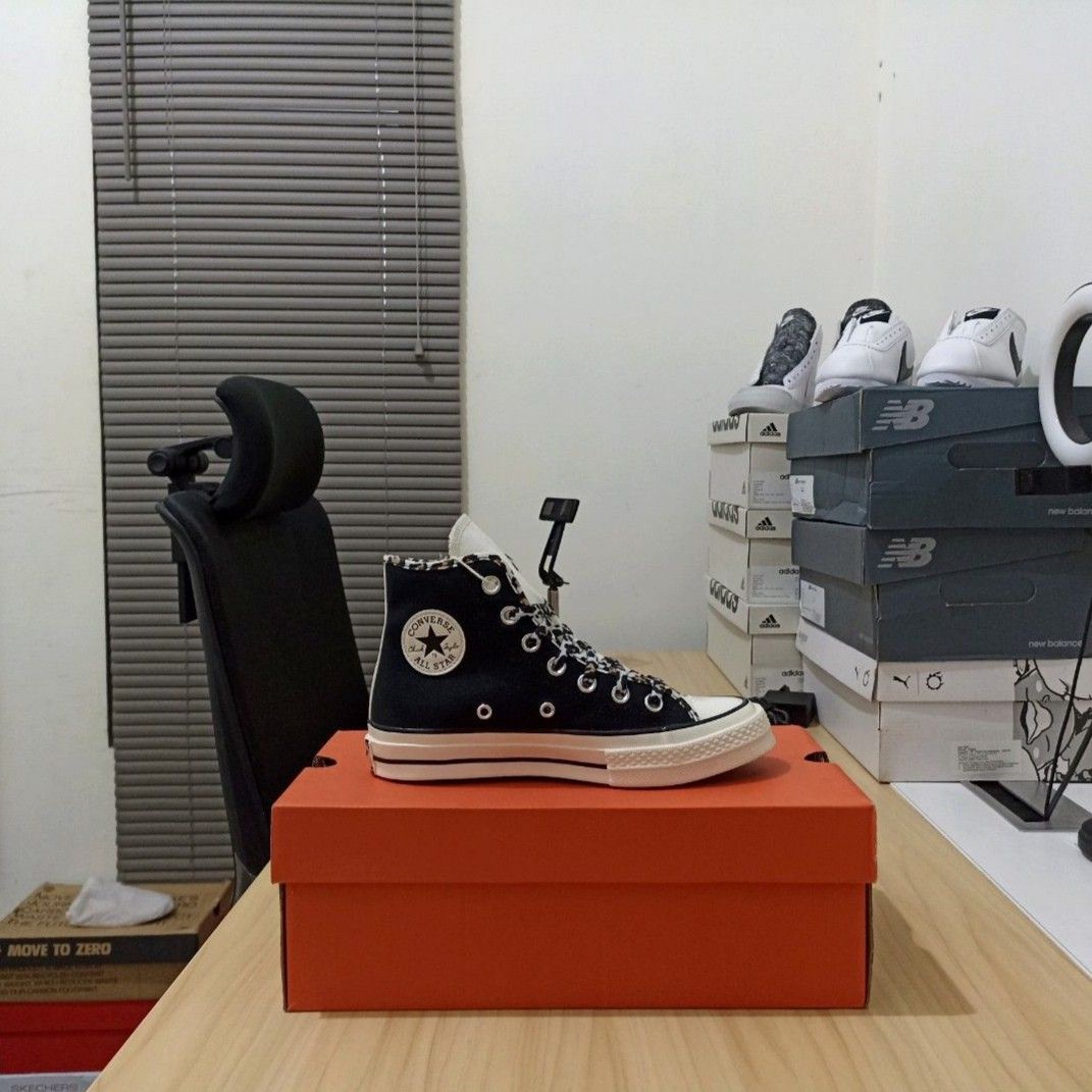 Converse Chuck 70 Hi Black Epic Dune, Fesyen Wanita, Sepatu di Carousell