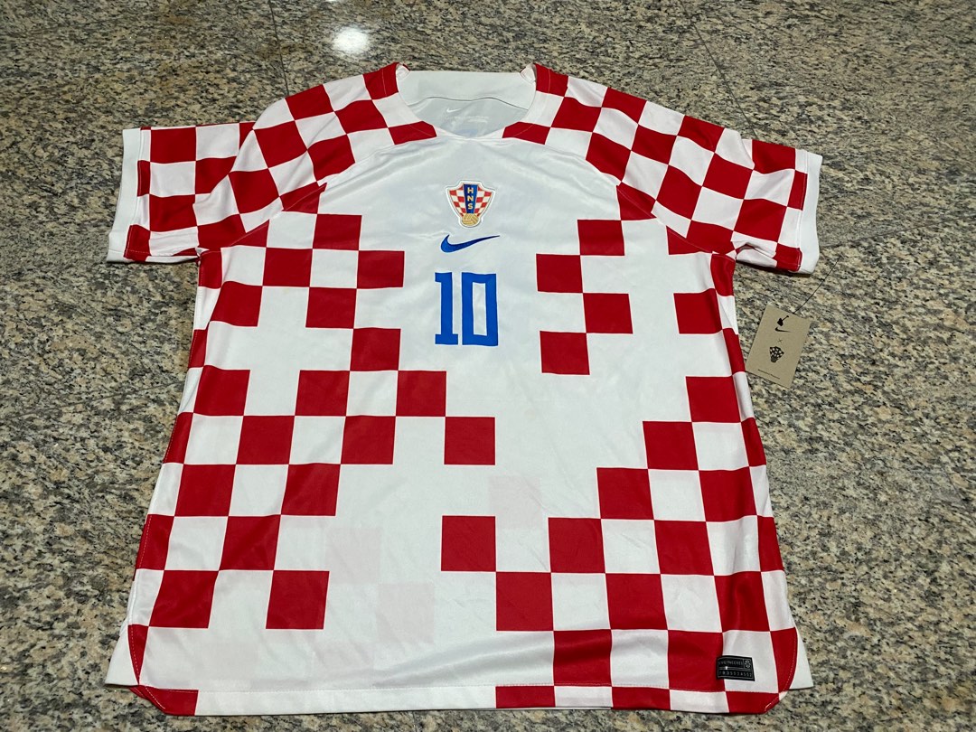 Croatia 2022/24 Luka Modric Home Jersey, Men's Fashion, Activewear on ...