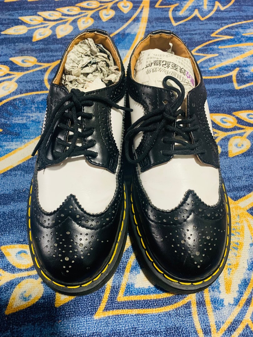 DOC MAT OXFORD WING TIP 2TONE, Women's Fashion, Footwear, Boots on Carousell