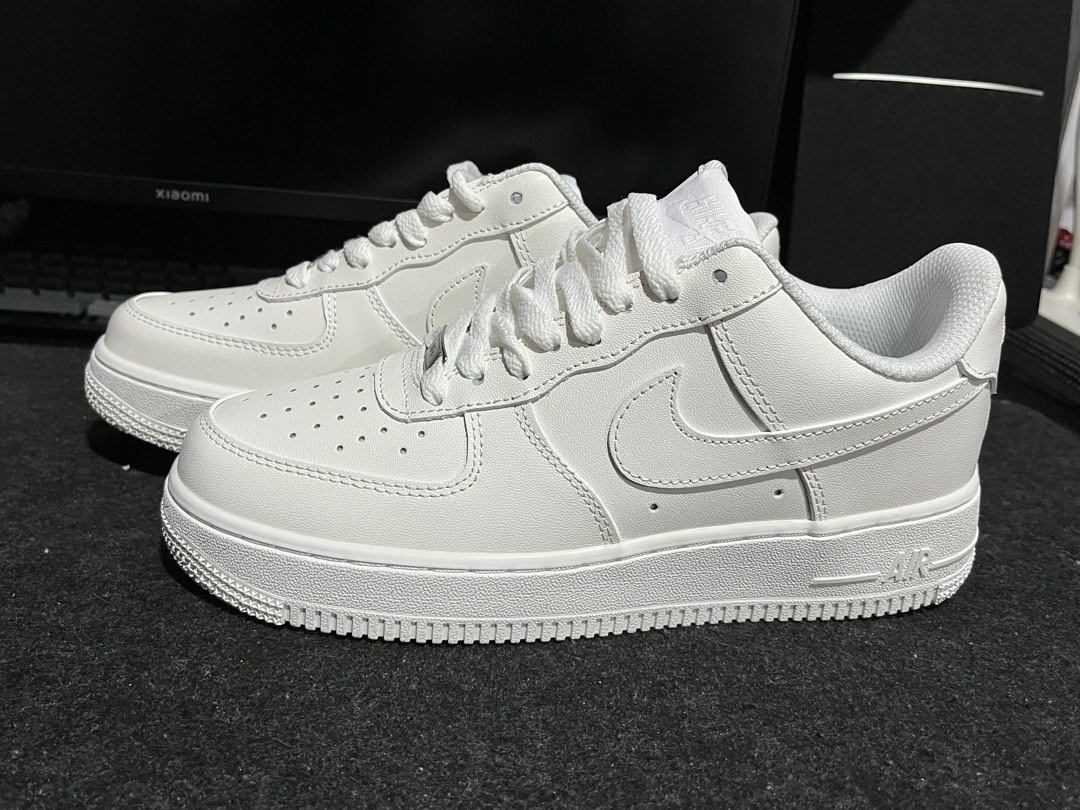 Nike Air Force 1 White US7.5m 9w 255, Men's Fashion, Footwear, Sneakers on Carousell