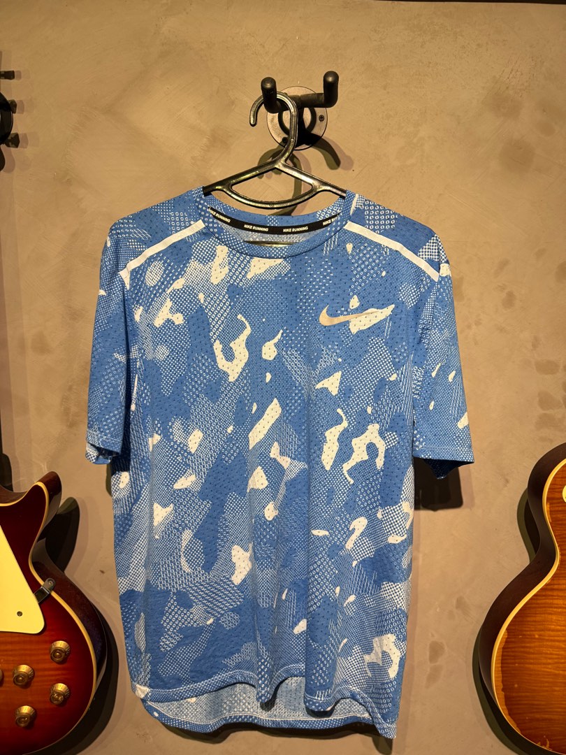 Nike dri fit, Men's Fashion, Activewear on Carousell