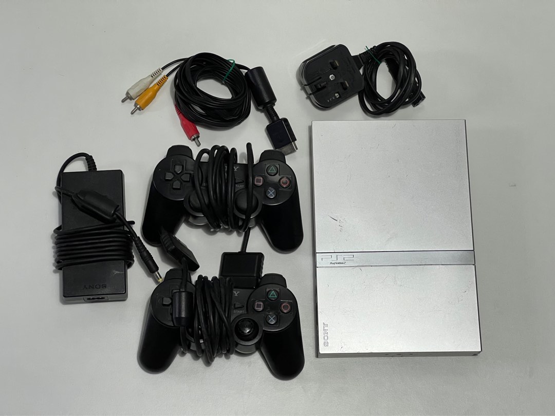 Sony Playstation 2 PS2 Slim (silver), Video Gaming, Video Game Consoles ...