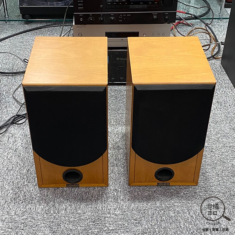 『澄橘』USHER V9801 書架喇叭 一對 木紋《二手交換買賣》A76120, 耳機及錄音音訊設備, Soundbar、揚聲器、藍牙喇叭、耳擴在旋轉拍賣