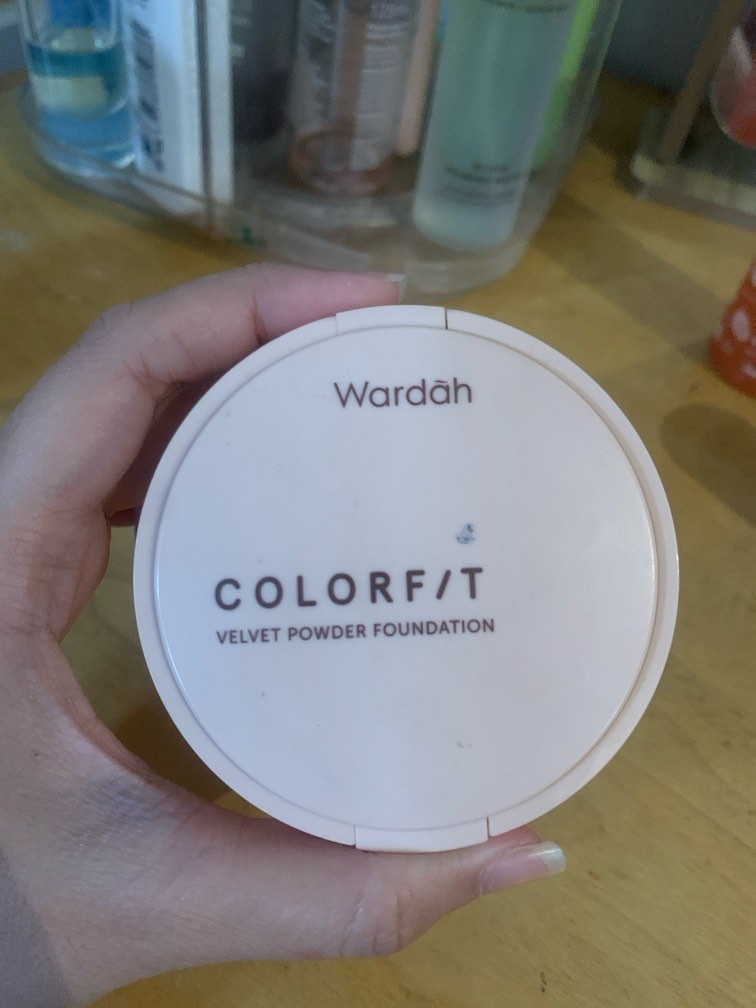 Wardah colorfir velvet powder foundation 23W, Kesehatan & Kecantikan ...