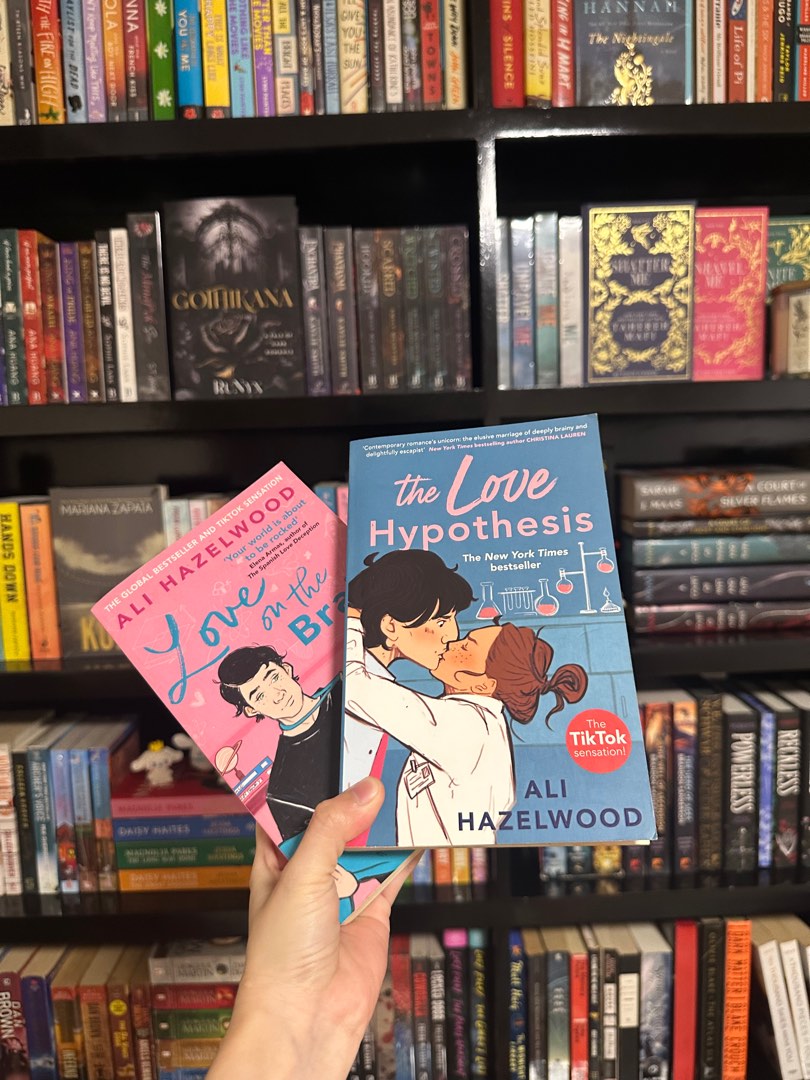 Ali Hazelwood Set - Love Hypothesis, Love on the Brain, Hobbies & Toys ...