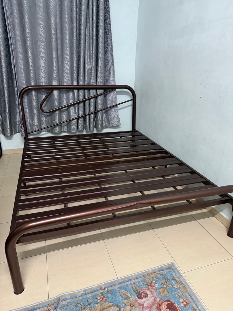 Bed Frame Katil Queen Besi, Furniture & Home Living, Furniture, Bed ...