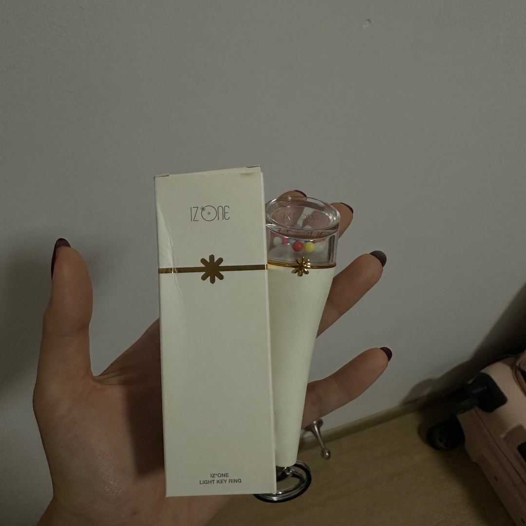 izone light stick keychain | ive le sserafim, Hobbies & Toys ...
