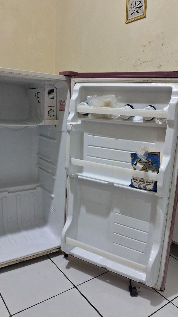Kulkas sharp 1 pintu, Kitchen & Appliances di Carousell