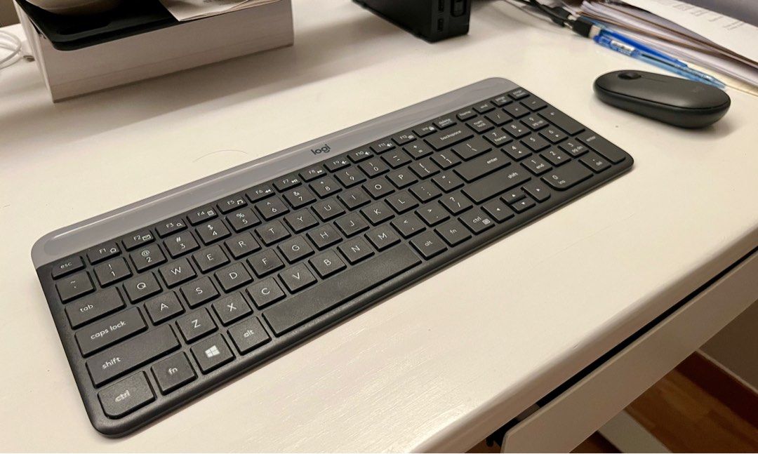 Logitech Keyboard K470 + Mouse, Garage Sale on Carousell