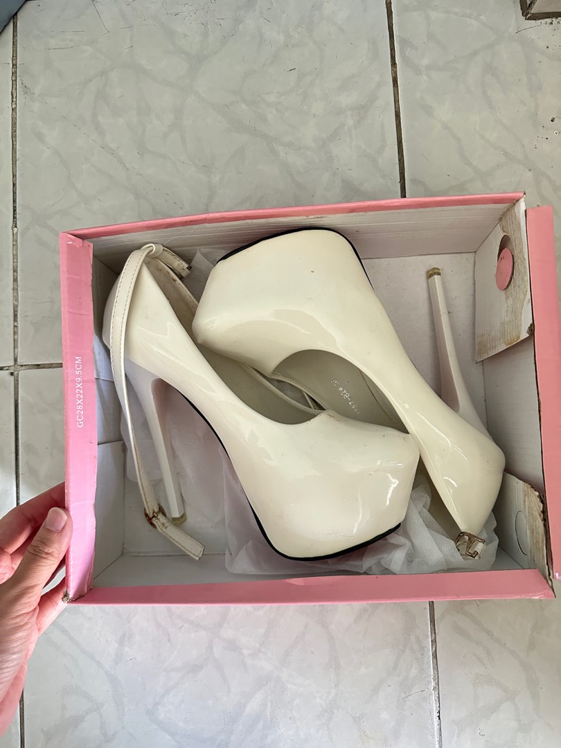 sepatu high heels putih 12cm, Fesyen Wanita, Sepatu di Carousell