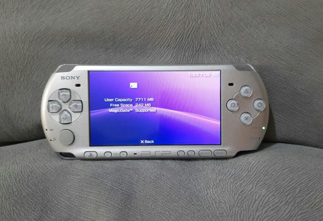 Sony PSP 3000 ( PlayStation Portable), Video Game, Konsol di Carousell